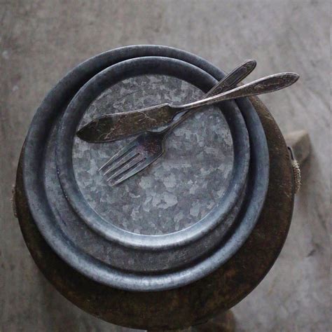 Badu Bg Винтидж антична метална плоча Кръгла тава за съхранение на хляб Десерт Ръчно изработена