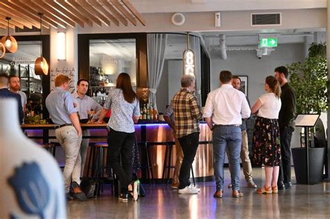 Networking Tips For Professionals To Build Meaningful Connections