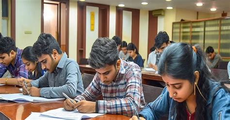 Up Board 12th Science Topper 2024 यूपी बोर्ड 12वीं में शुभम ने किया टॉप यहां देखें पूरी टॉपर्स