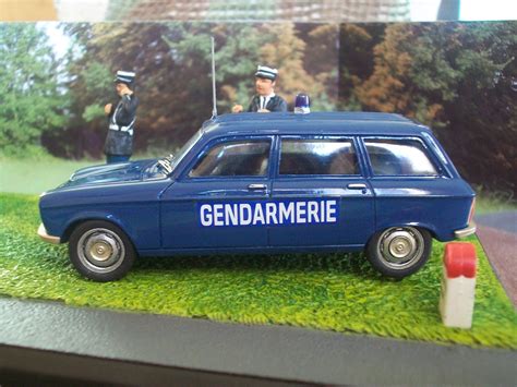 Peugeot 204 break vue de coté