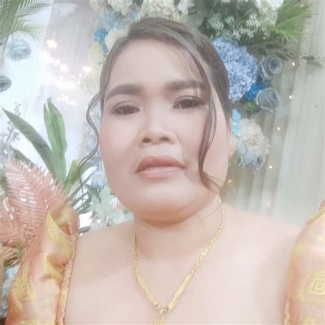 ម៉ែអាចិន លក់សាច់ជ្រូក