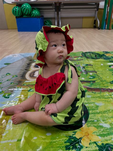 ‎쩡아윤 ᴀʏᴜɴ ᡣ˶ᵔ ᵕ ᵔ˶𐭩 ♡‎ 아윤이 문센데이 모음zip 1수박을 쪼개면 2커다란 무 3알록달록여름꽃 4아기돼지 삼형제 문센데이라고 쓰고 먹방데이라고