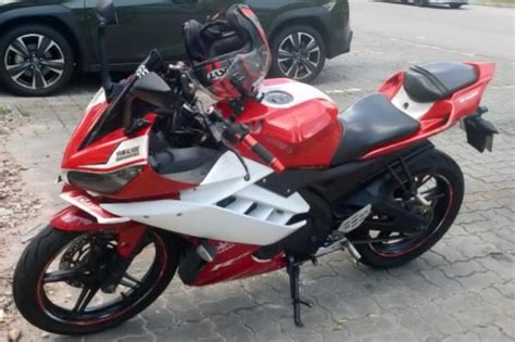 Yamaha R15 V2, Motorcycles, Motorcycles for Sale, Class 2B on Carousell