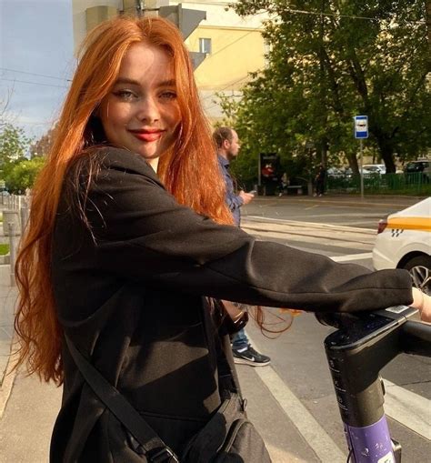 Pin By Suzi Terrell On Copper Hair In Girls With Red Hair Red Hair Woman Pretty Redhead