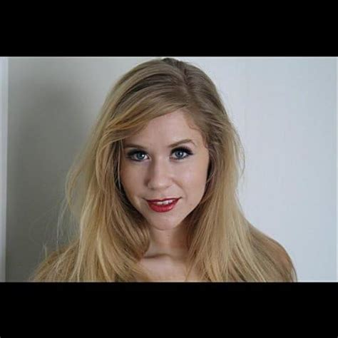 Songs About Smoking Hot Babes Vol By The Smokin Hot Babe Lovers On Amazon Music Amazon Com