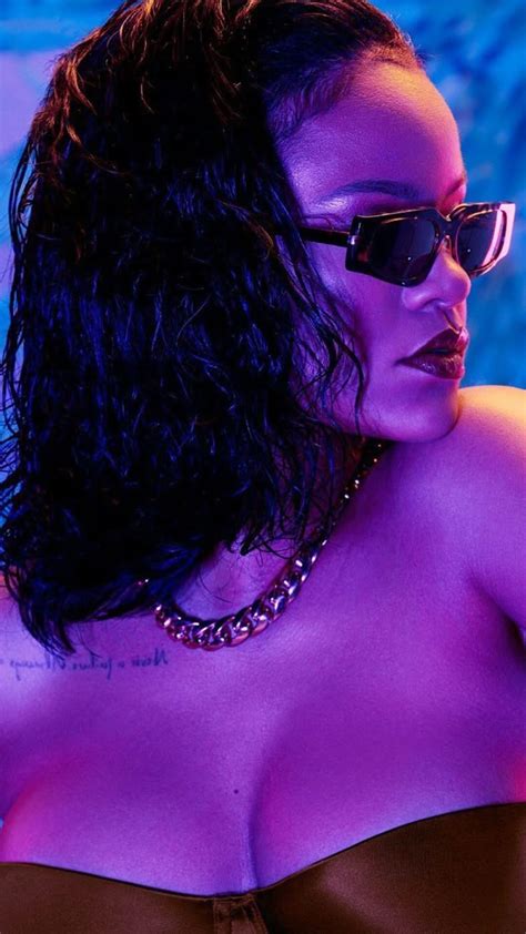 Pin By Parker On Rihanna 💎 Rihanna Photos Rihanna Looks Rihanna