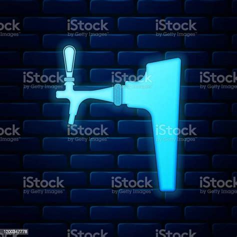 빛나는 네온 맥주 탭 아이콘 벽돌 벽 배경에 격리 벡터 일러스트레이션 Ale에 대한 스톡 벡터 아트 및 기타 이미지 Ale