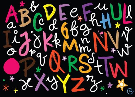 글꼴 연필 빈티지 손으로 그린 알파벳 칠판 배경에 분필로 그리기 프리미엄 벡터