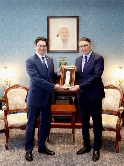 Монгол Гадаад харилцааны яамны Төрийн нарийн бичгийн дарга Л Мөнхтүшиг Бүгд Найрамдах