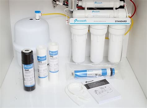 Фильтр обратного осмоса Ecosoft Standard с помпой и с минерализатором на металлической станине