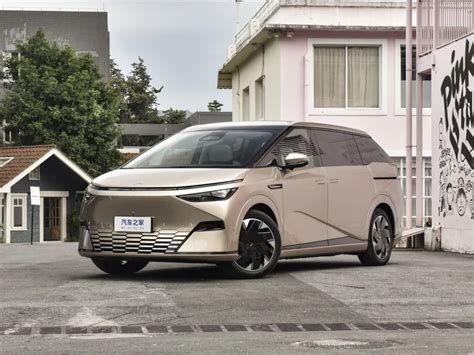 有谁知道x9的内饰都有哪些颜色