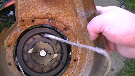 REPLACING A PULL START CORD ON A BRIGGS AND STRATTION CLASSIC ENGINE - YouTube