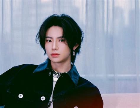 Xiao Gui Remains Cool Despite Getting A Nosebleed Whilst Live Dramapanda