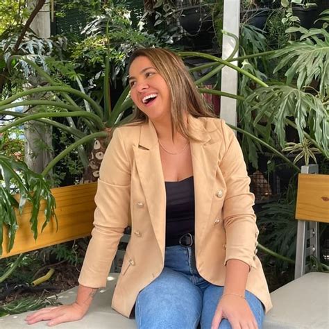 J Ssica Leal Jessicalealac Threads Say More