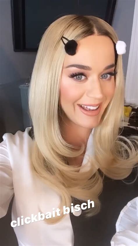 Pregnant Katy Perry Reveals Her Belly Button