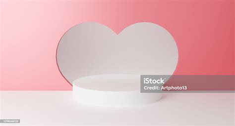 발렌타인 데이 무대 연단 은 핑크 하트 제품 디스플레이 쇼케이스 3d 렌더와 모의 프리미엄 모던 포디움 스탠드 사랑의 2 월 14 일에 복사 공간과 발렌타인 데이 휴일