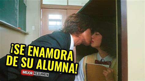 EL GUAPO PROFESOR BESA A LA ALUMNA DURANTE LA CLASE PERO SON DESCUBIERTOS Y PASA ESTO Mejor