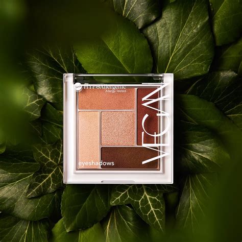 Сенки за очи Hypoallergenic Vegan Relax център Деметра