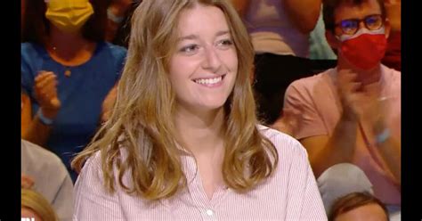 Ambre Chalumeau (Quotidien) : Qui sont les célèbres parents de la chroniqueuse culture ? : Le ...