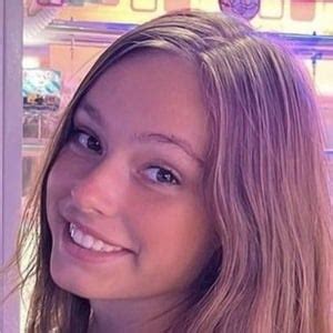 Sofie Snoeck - Age, Family, Bio | Famous Birthdays