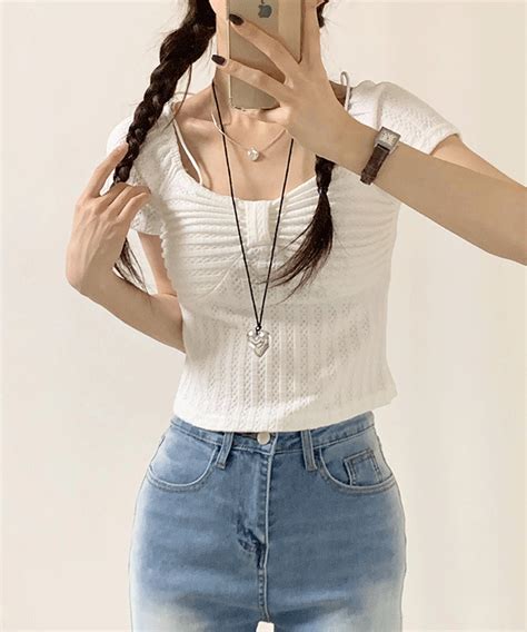 젤라 리본 반팔 니트 어깨끈 숄더끈 스트랩 셔링 반소매 캡소매 숏슬리브 오프숄더 여름 크롭 스퀘어넥 러블리 데이트룩 여친룩 여리여리 청순 휴가 휴양지 바캉스 여행 발레