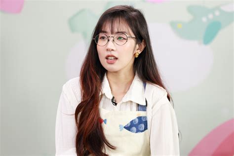 Hotgirl Chuy N D Sinh Con Au Ch T I S Ng L I Ch Ng N I C U Li N Th Y H T Au