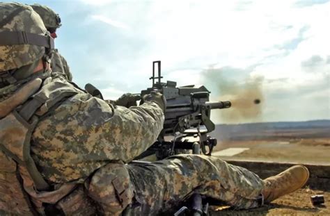 美国步兵用的mk19榴弹发射器火力到底有多猛？ 知乎
