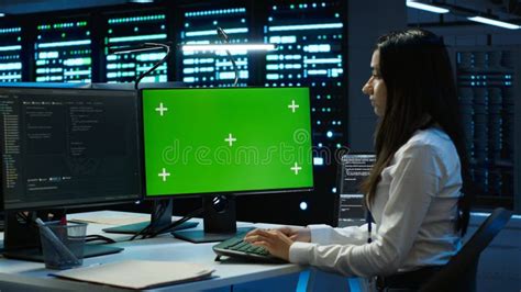 Admin In Data Center Using Mockup Pc To Design Implement And Manage