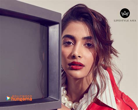 Pooja Hegde Wallpapers Pooja Hegde 6 57 Bollywood Hungama