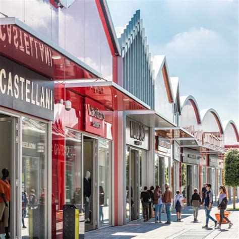 The Best Designer Outlets And Factory Stores Near Milan Meet The Cities