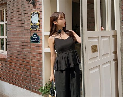 리리앤코 프리앙쥬 뷔스티에 밴딩 와이드 투피스 세트 끈조절 여름 신상 데일리 데이트 하객룩 오피스룩 휴가룩 여름셋업 여름세트 셋업 투피스세트 상의세트 하의세트 밴딩팬츠