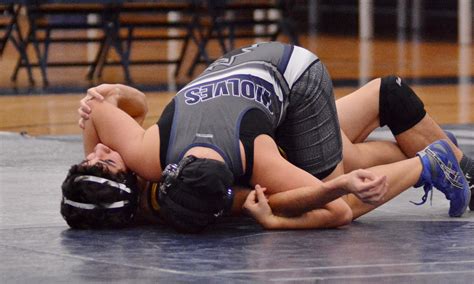 Men Wrestling Women She Pins A Guy Wrestler