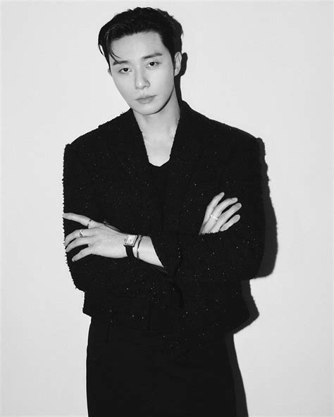 더쿠 박서준 샤넬 코코크러쉬 팝업행사 화보