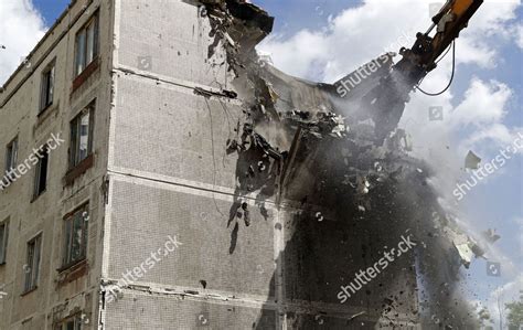 Excavator Demolishes Five Storey Building Khrushchyovka Editorial Stock