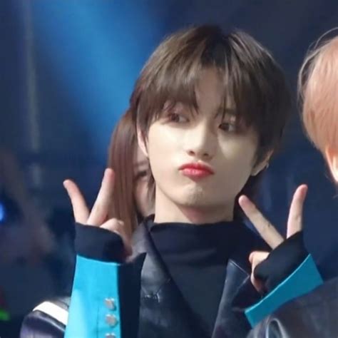 Blip 투바투 수빈 셀카🧡 숩프들 저장하기