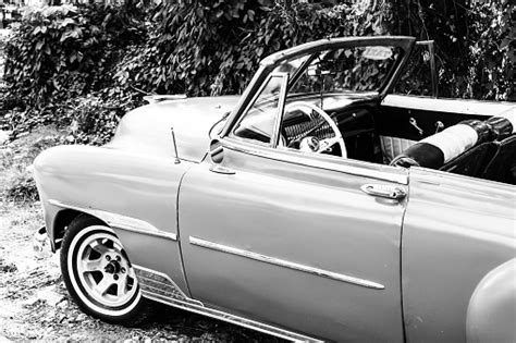 쿠바 하바나에서 개인 택시로 사용되는 클래식 미국 자동차 2022 0명에 대한 스톡 사진 및 기타 이미지 0명 고풍스런 골동품 Istock