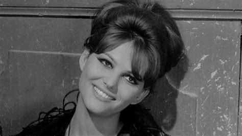 Claudia Cardinale ícone Do Cinema Italiano Morre Aos 87 Anos