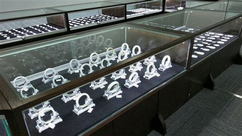 高端水晶珠宝展柜定制