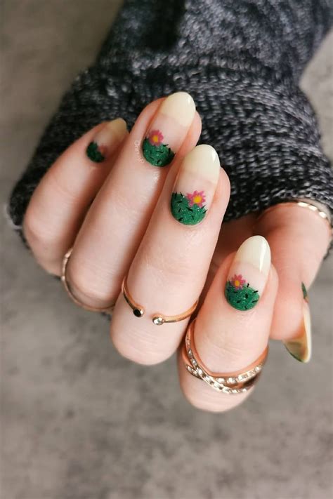 27 Graceful Plant Nail Art Designs