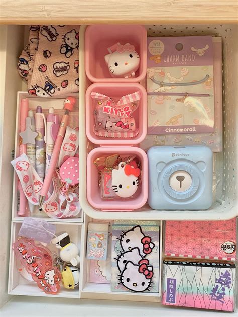 Hello Kitty Desk Organization