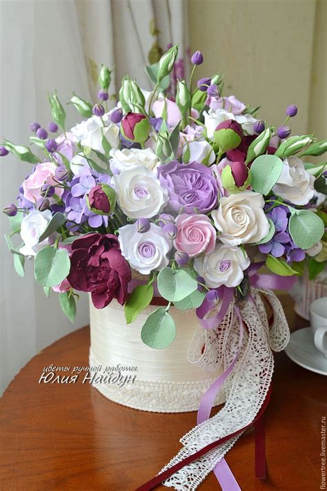 Цветы в большой шляпной коробке 40 см полимерная глина Винтажные цветочные композиции