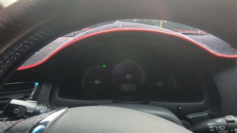 기아자동차 스포티지 차량의 전용 후깜 자동비상등 모듈을 설치한 영상입니다 이 모듈을 설치하면 후진기어 R 진행시 별도로 비상버튼을 누르지 않아도 자동으로 비상등이 동작하여