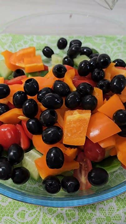 Улюблений ГРЕЦЬКИЙ САЛАТ🥗 - YouTube