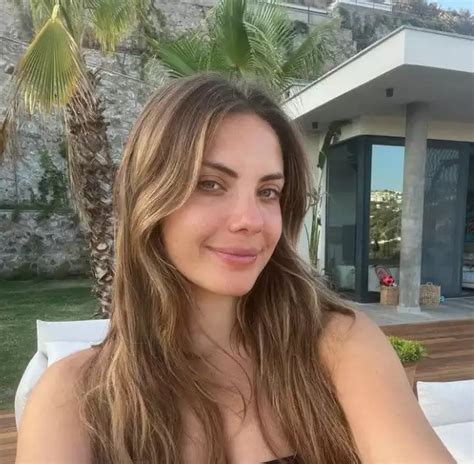 Eda Ece Jest W Ciąży Yildiz Z Serialu Zakazany Owoc Spodziewa Się Pierwszego Dziecka