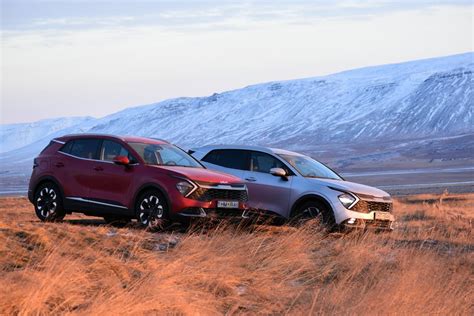 Nikon D5600 Suv 거친 지형 겨울 운전 경치 광야 교차 교통 기아 기아 스포티지 기아 자동차 눈 덮인 산 도로 도시에서 농촌으로