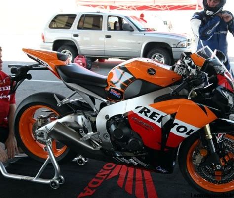 عکس موتور سی بی ار 1000