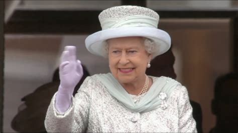 გაერთიანებული სამეფო დედოფალ ელიზაბედ მეორეს ემშვიდობება Youtube
