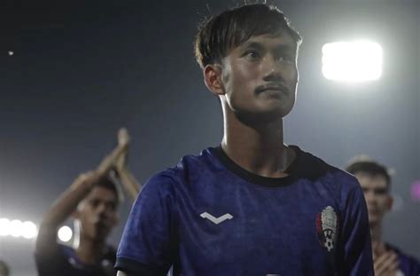 មេក្រុម សៀង ចន្ធា និយាយបែបនេះ ទៅអ្នកគាំទ្រ ក្រោយកម្ពុជាមិនបានបន្ដដំណើរ