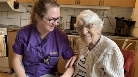Kerstin Johansson 96 “alla Borde Ha En Kamera I Hemmet”