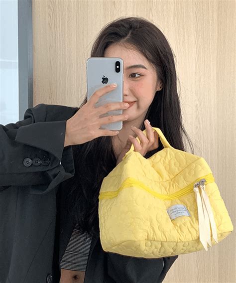 루시아이 베이직 대용량 파우치 수납 정리 휴대 무지 여행 메이크업 화장품 다용도 시크릿 학생 직장인 가방 필수템 깔끔 에이블리